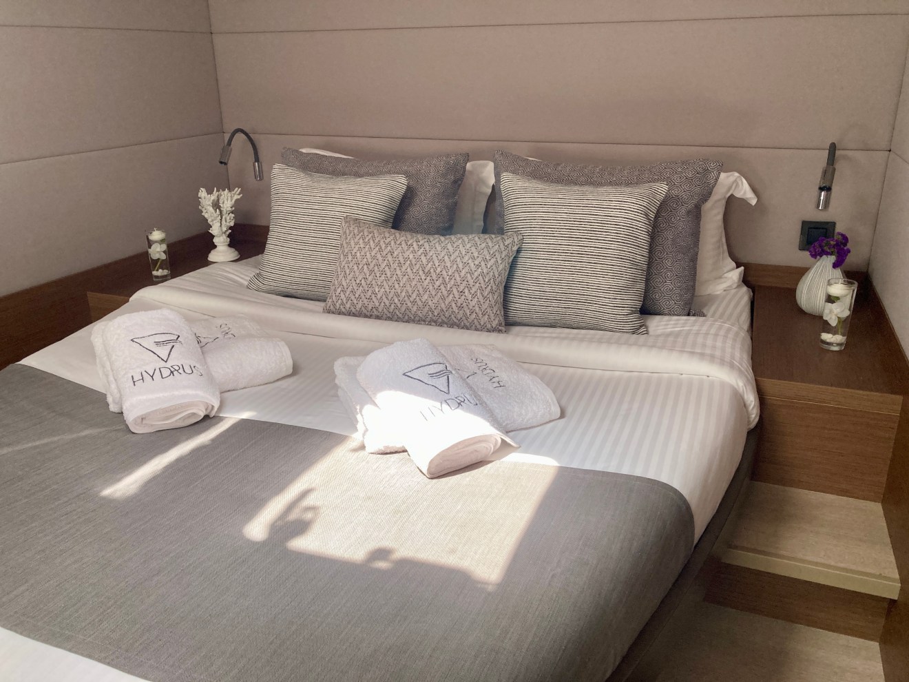 HYDRUS | 55' Lagoon | Catamaran Charter in Greece